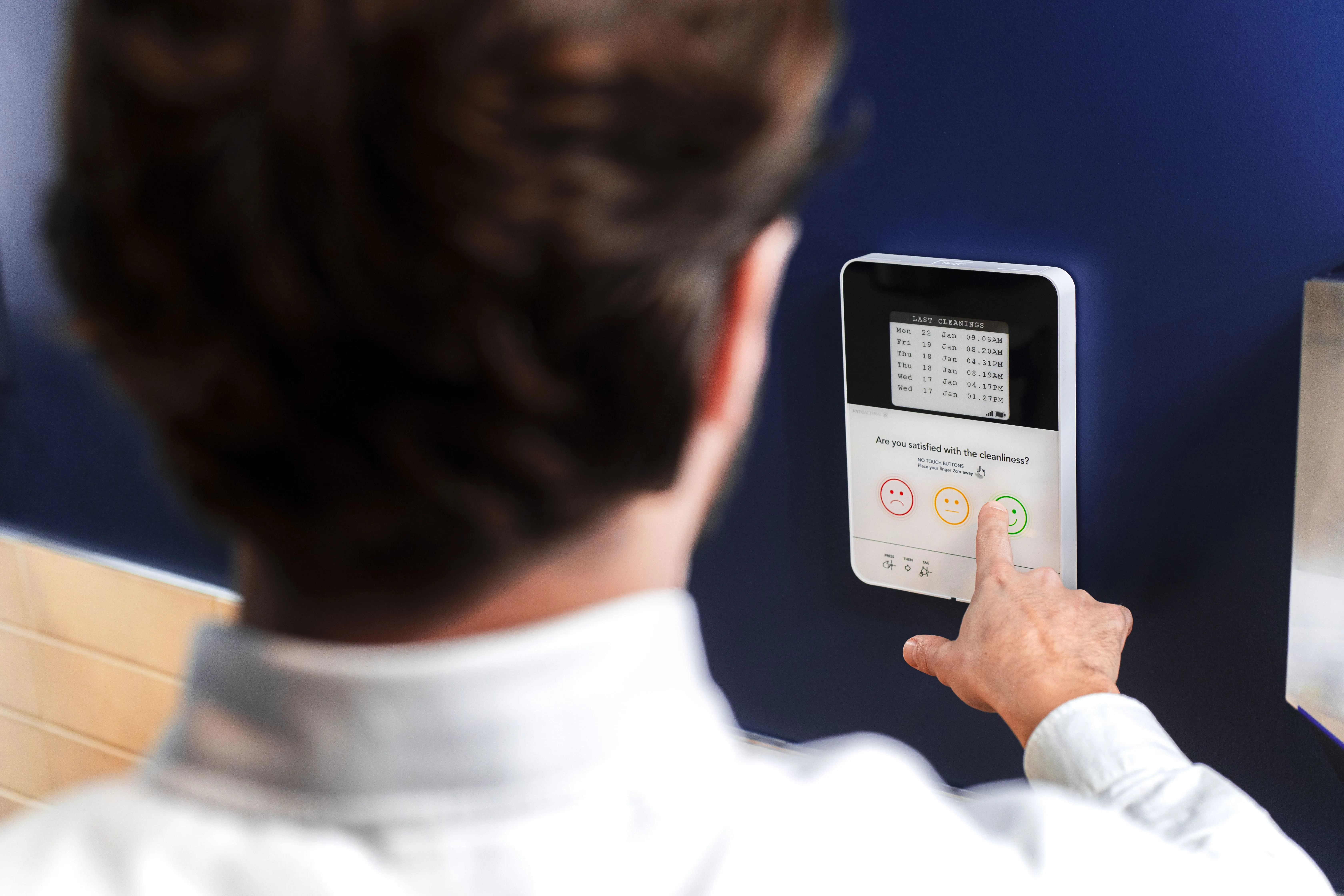 Messen Sie die Zufriedenheit der Reisenden an Flughäfen in Echtzeit